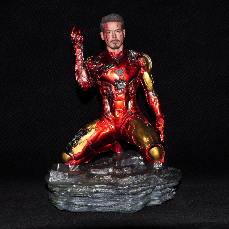 Avengers Battle Damage Kneeling Pose Iron Man