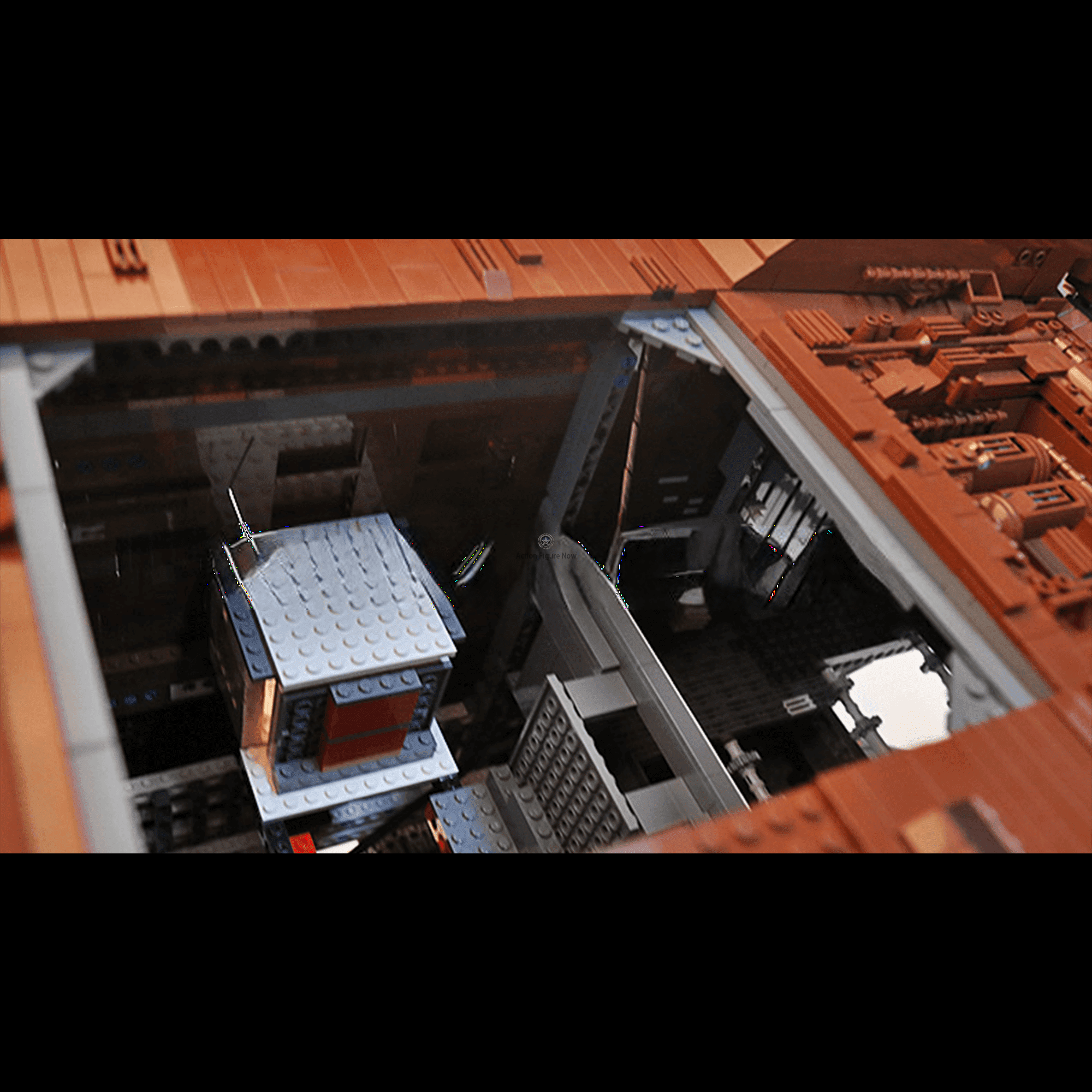 ActionFigureNow 21009 UCS Remote-Controlled Sandcrawler Building Set ...