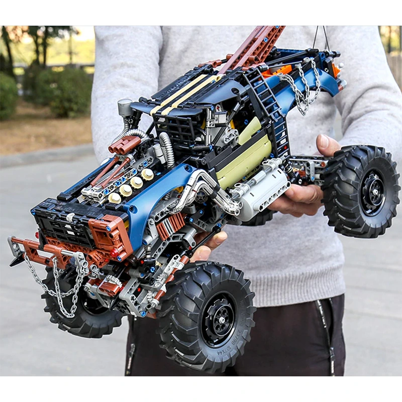 1507-Piece Remote Control Apocalypse-Themed Truck