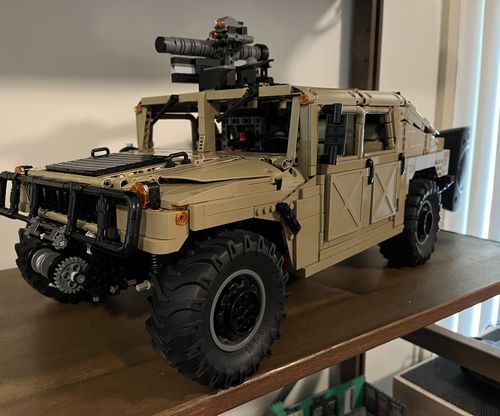 1/14 Scale Remote Controlled Humvee, 3934 Pieces
